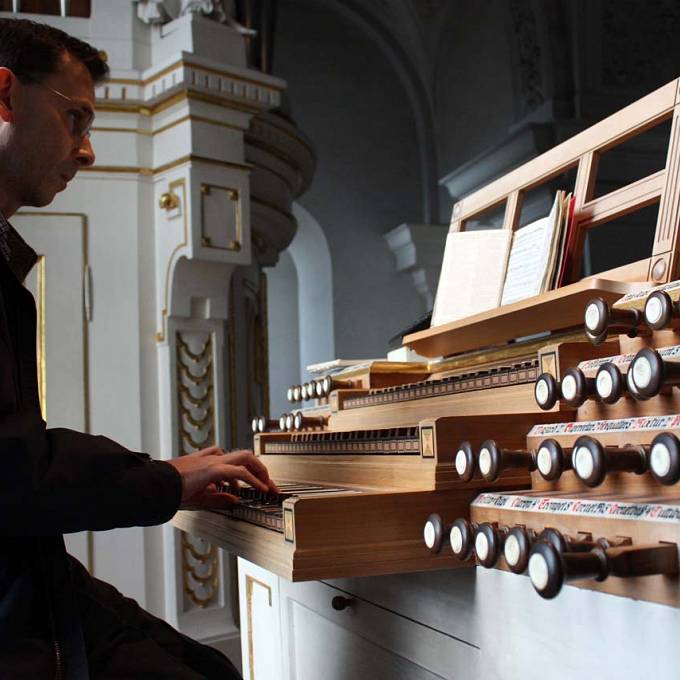 Concert organist London, organ recitalist London - David Cook organist ...